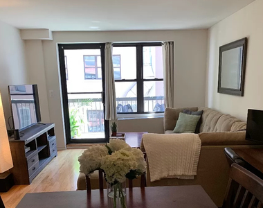 92nd Street and 2nd Avenue — Listing History and Nearby Rentals