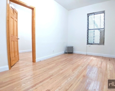 St Nicholas Terrace — Listing History and Nearby Rentals
