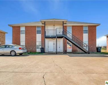 2 Bedrooms at 5808 Greengate Drive for $795 by Lonnie Doyle | RentHop