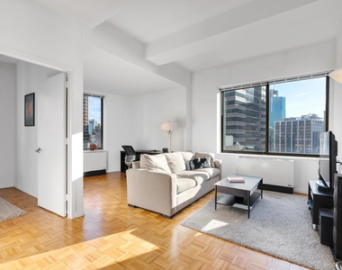 45 wall street — Listing History and Nearby Rentals
