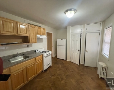 1BD Bradford Street — Listing History and Nearby Rentals