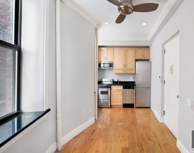 East 35 Street — Listing History and Nearby Rentals
