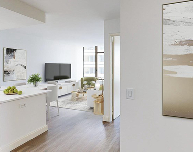 Hanover Square — Listing History and Nearby Rentals