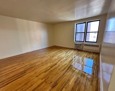 35th Avenue Large One bedroom — Listing History and Nearby Rentals
