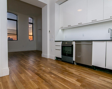 17 Monitor Street — Listing History and Nearby Rentals