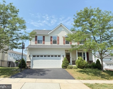5 Bedrooms at 35 Shelton Drive for $3,900 by Rajan Bansal | RentHop