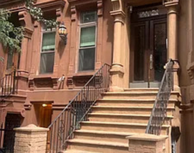 West 131st Street — Listing History and Nearby Rentals