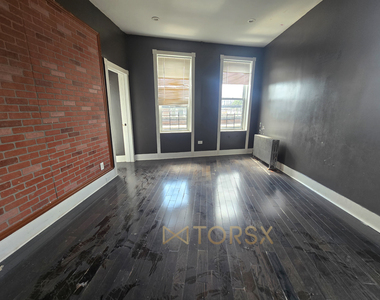 2887 Fulton Street — Listing History and Nearby Rentals