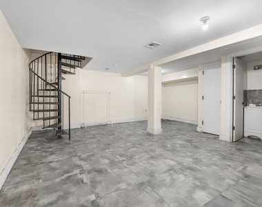 Wilson Ave & Cooper St — Listing History and Nearby Rentals