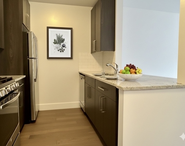 70 Battery Place — Listing History and Nearby Rentals