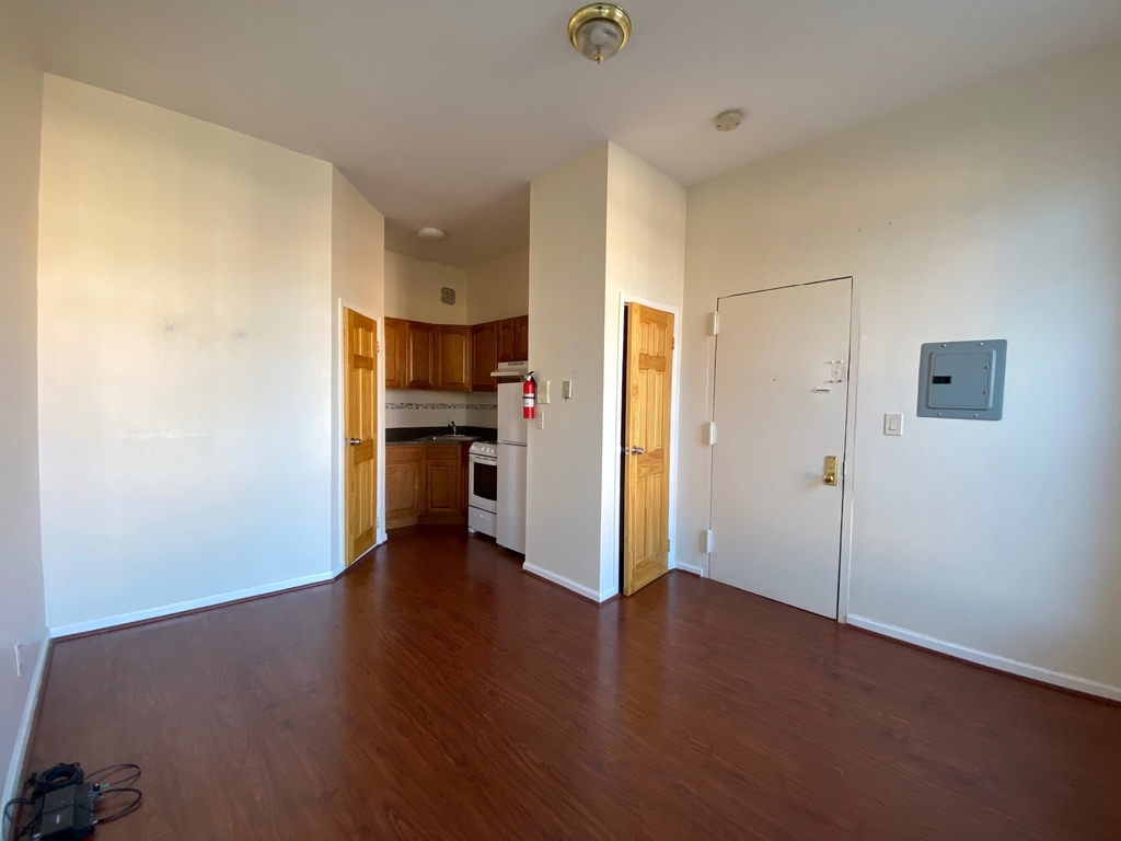 1106 Bushwick Avenue — Listing History and Nearby Rentals