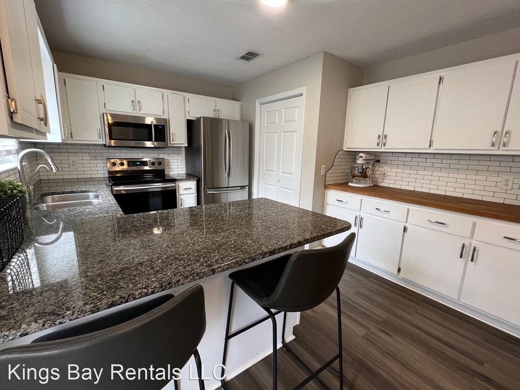 203 Mcqueen Circle — Listing History and Nearby Rentals