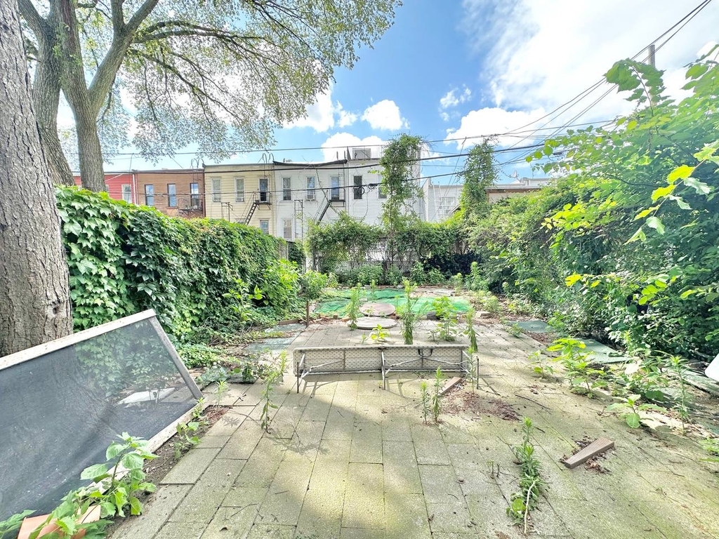 Room at 1225 Hancock Street for $1,500 by Amadeo Pasquale | RentHop