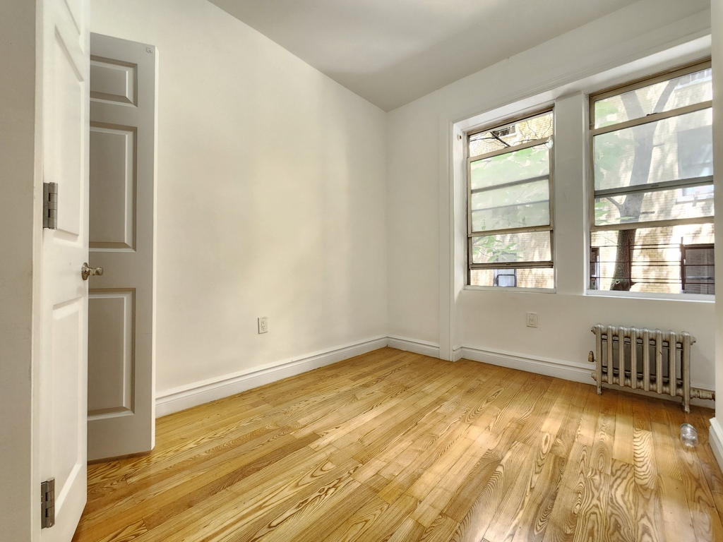 West 141st Street — Listing History and Nearby Rentals