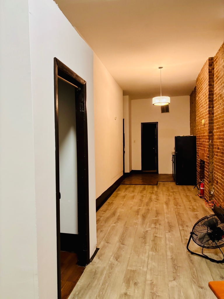 West 119th Street — Listing History and Nearby Rentals