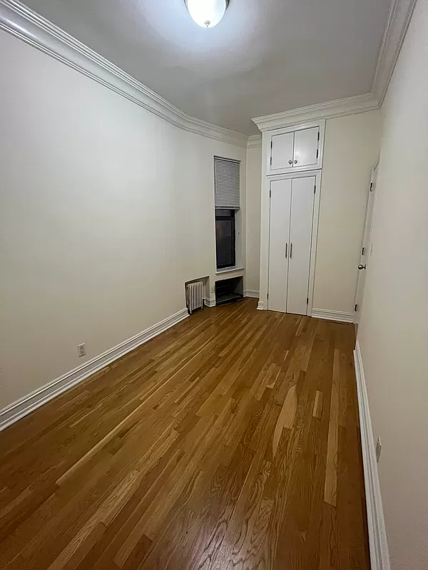W 68th Street and Broadway — Listing History and Nearby Rentals