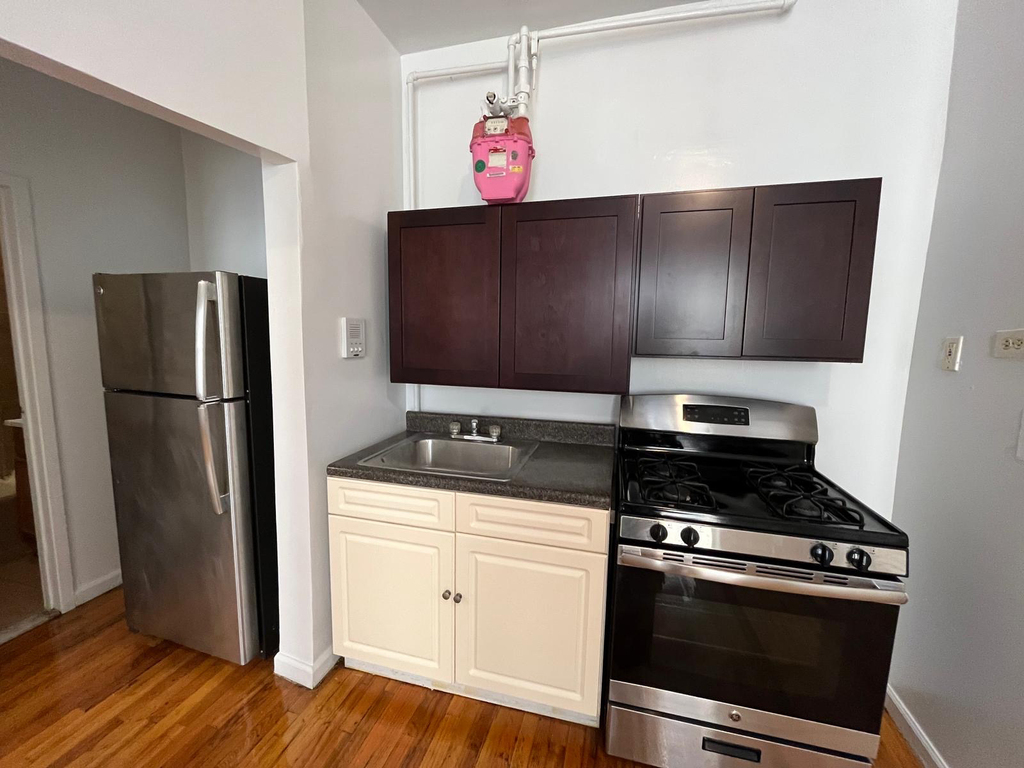 656 West 171st Street — Listing History and Nearby Rentals