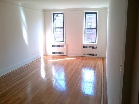 Studio at 35th Ave & 32nd Street for $1,680 by Chris Aivaliotis | RentHop