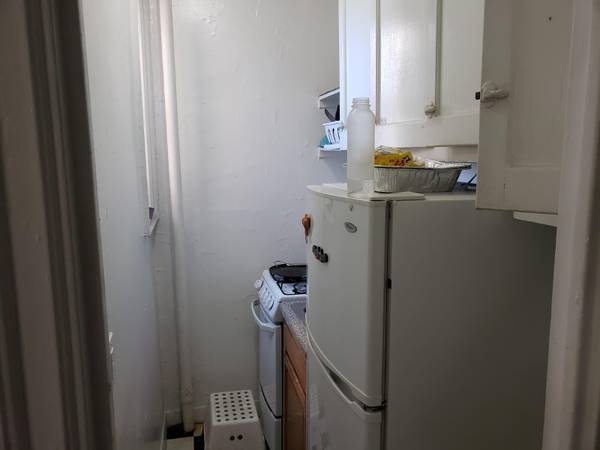 Studio at 35th Ave & 32nd Street for $1,680 by Chris Aivaliotis | RentHop