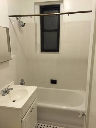 Studio at 35th Ave & 32nd Street for $1,680 by Chris Aivaliotis | RentHop