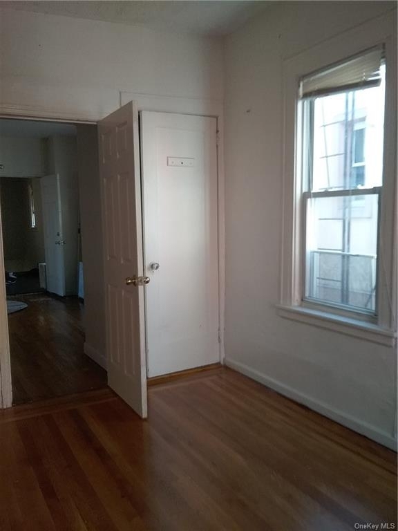 2 Bedrooms at 773 E 231 Street E for $2,200 by Stanley L. Palmer | RentHop