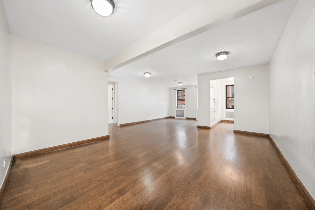 57th St & 10th Ave — Listing History and Nearby Rentals