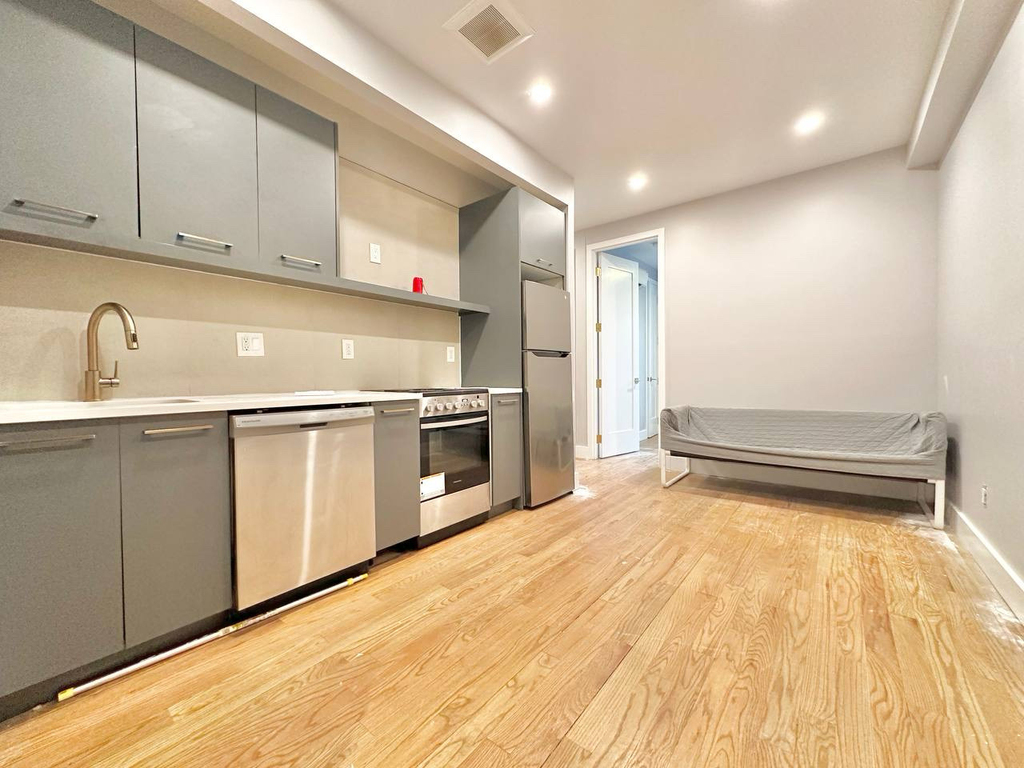 3 Bedrooms at 237 Ralph Avenue for $3,000 by Fabron Alexis | RentHop