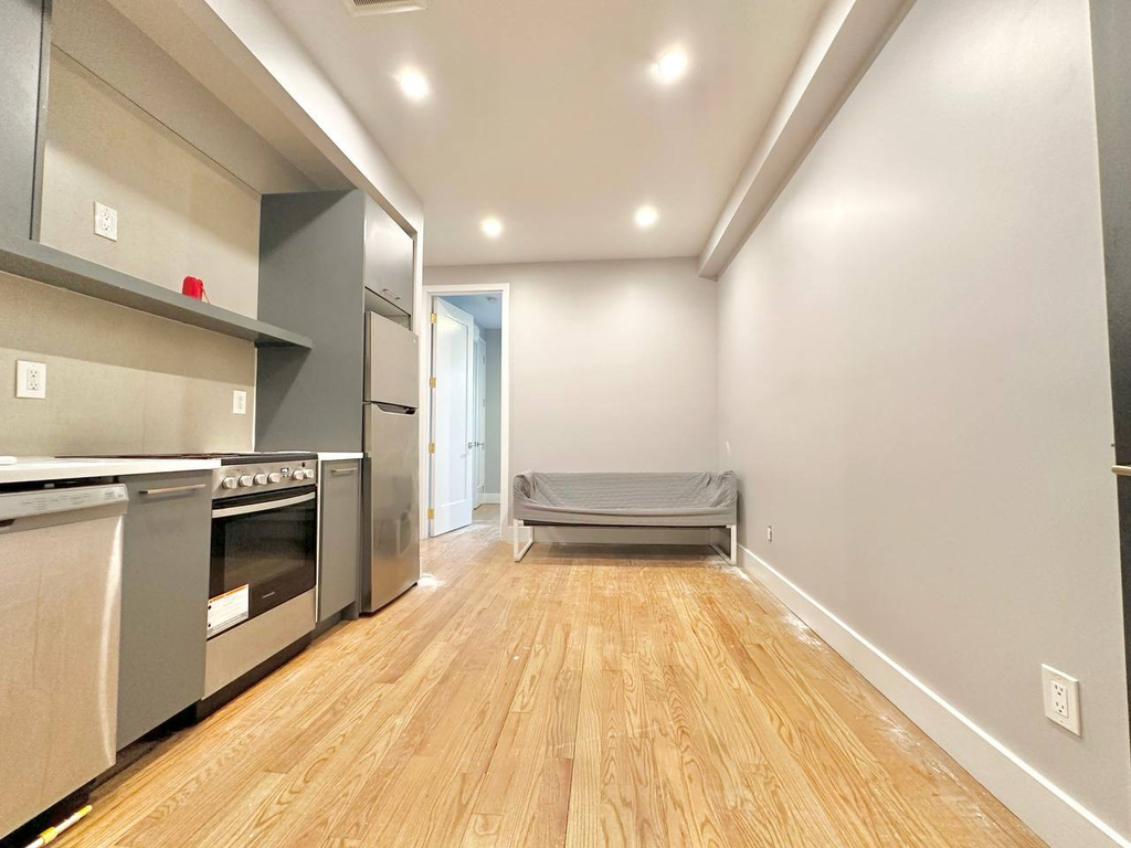 3 Bedrooms at 237 Ralph Avenue for $3,000 by Fabron Alexis | RentHop