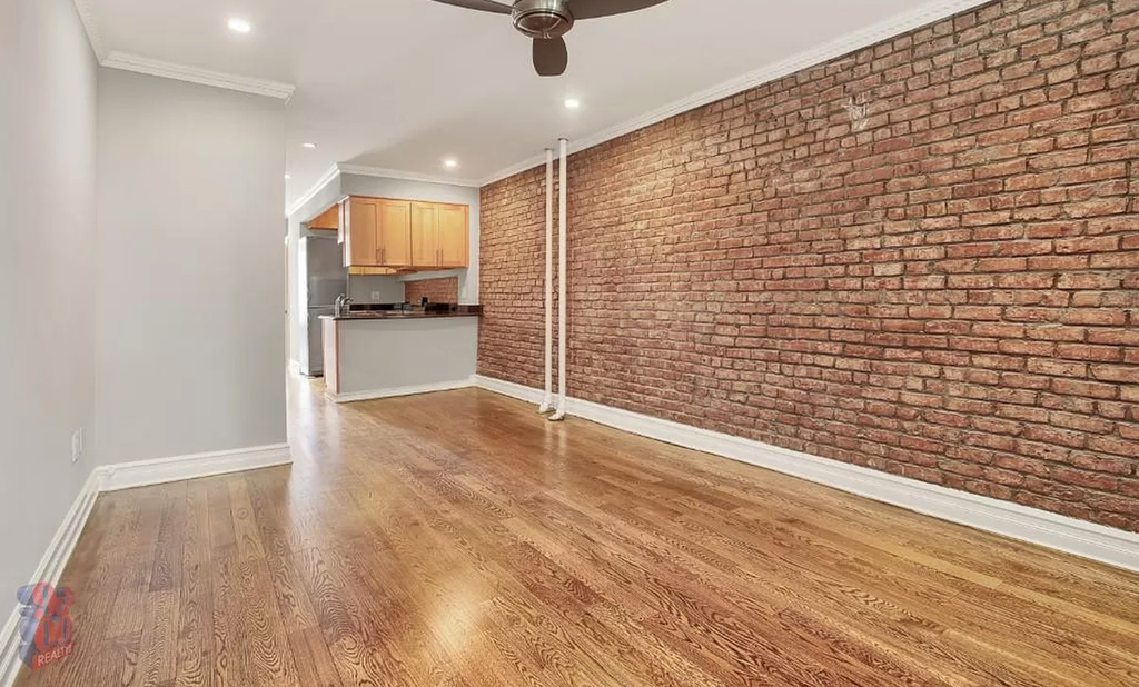 2 Bedrooms at 277 East 10th Street for $5,295 by Edwin Mendoza | RentHop