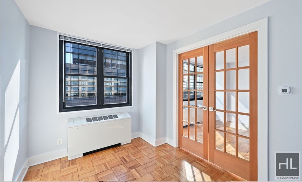 1 Bedroom at W 58th St for $4,500 by Valentina Dimitrova | RentHop
