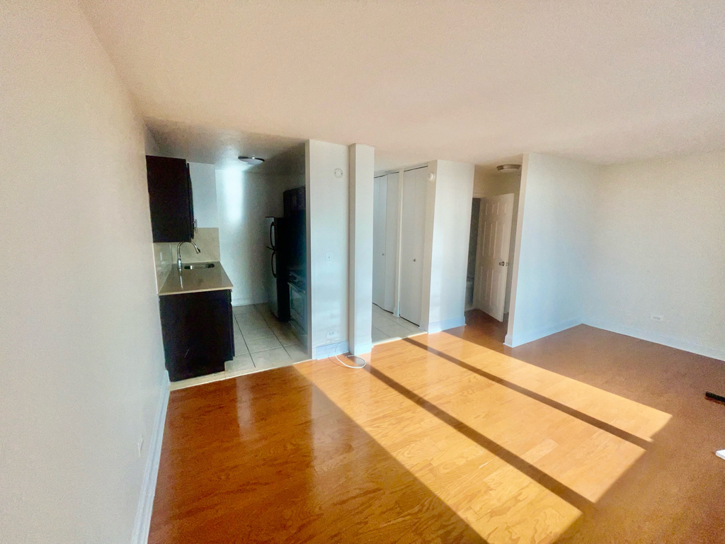 Studio at Broadway & 135th for $2,595 by Taylor St. Valliere | RentHop
