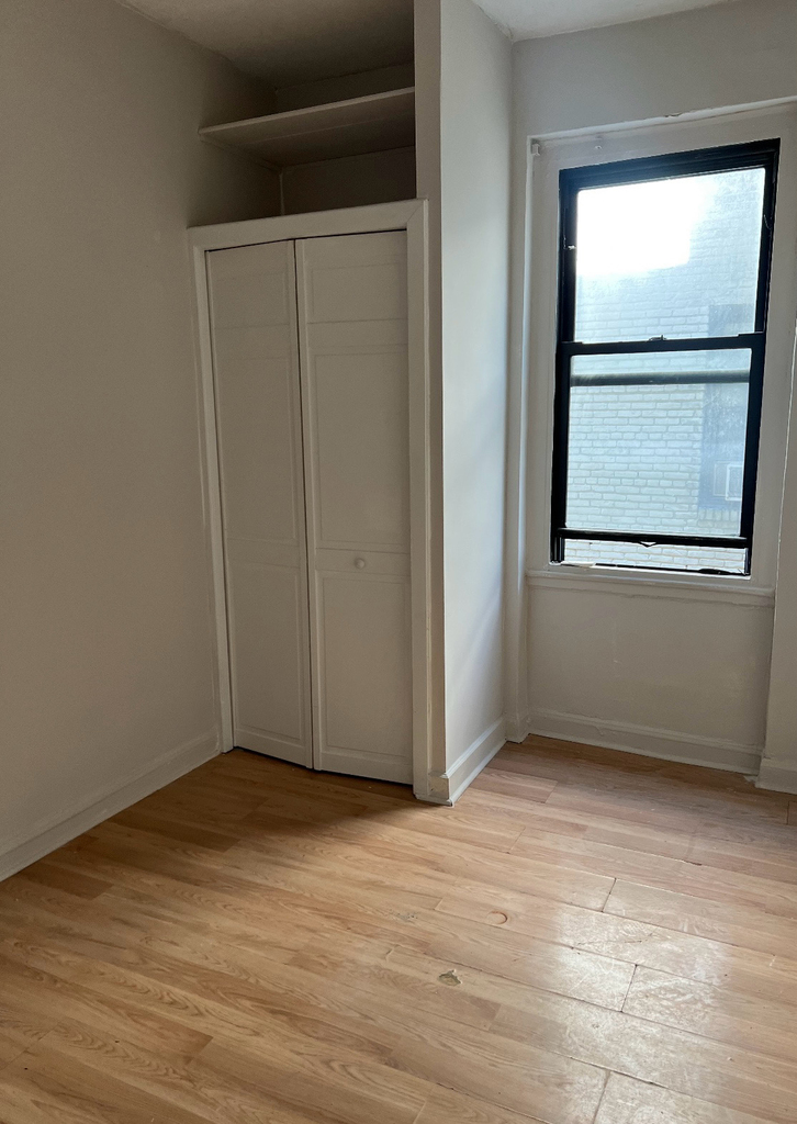 35th Street and 21st Ave — Listing History and Nearby Rentals