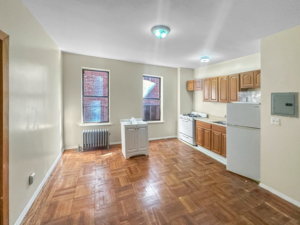 1692 Grand Concourse — Listing History and Nearby Rentals