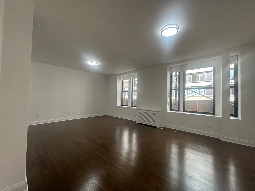 200 West 58th Street — Listing History and Nearby Rentals