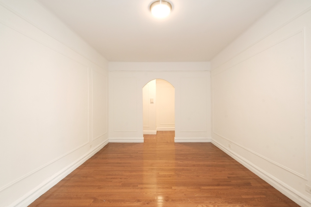 213 Bennett Avenue — Listing History and Nearby Rentals