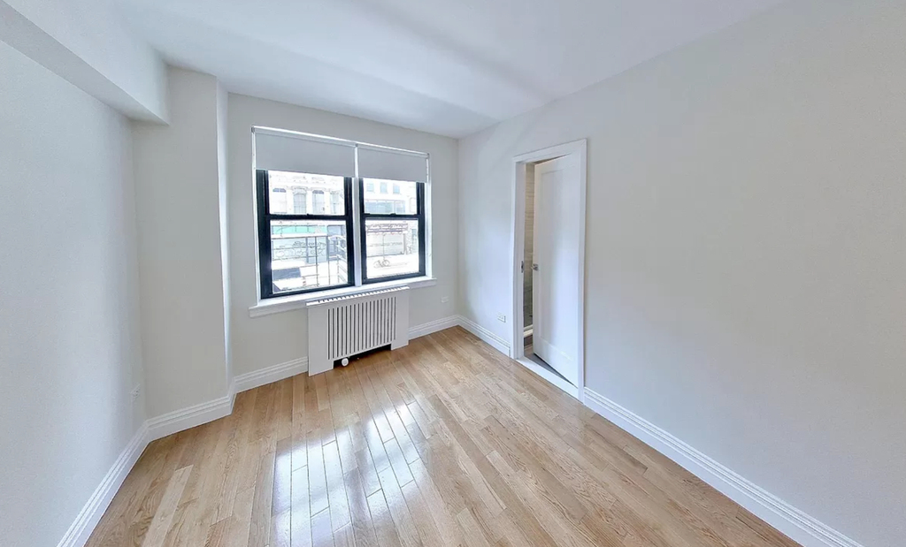 West 14th Street — Listing History and Nearby Rentals