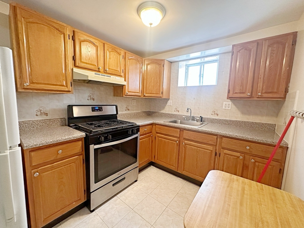 Copy of 12th Avenue and Dahill Road — Listing History and Nearby Rentals