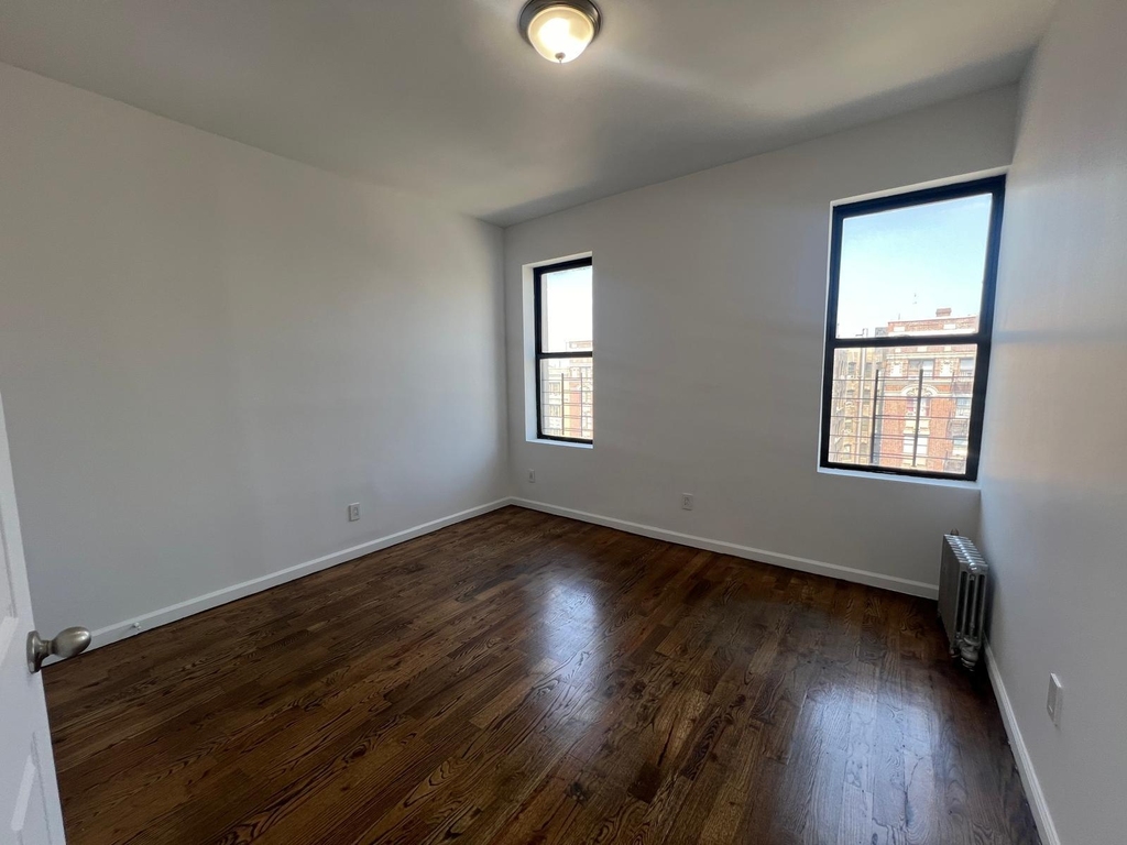560 West 163rd Street — Listing History and Nearby Rentals