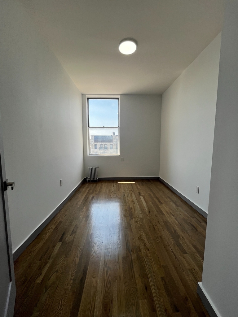 3920 Broadway — Listing History and Nearby Rentals