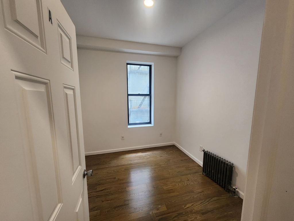 3920 Broadway — Listing History and Nearby Rentals