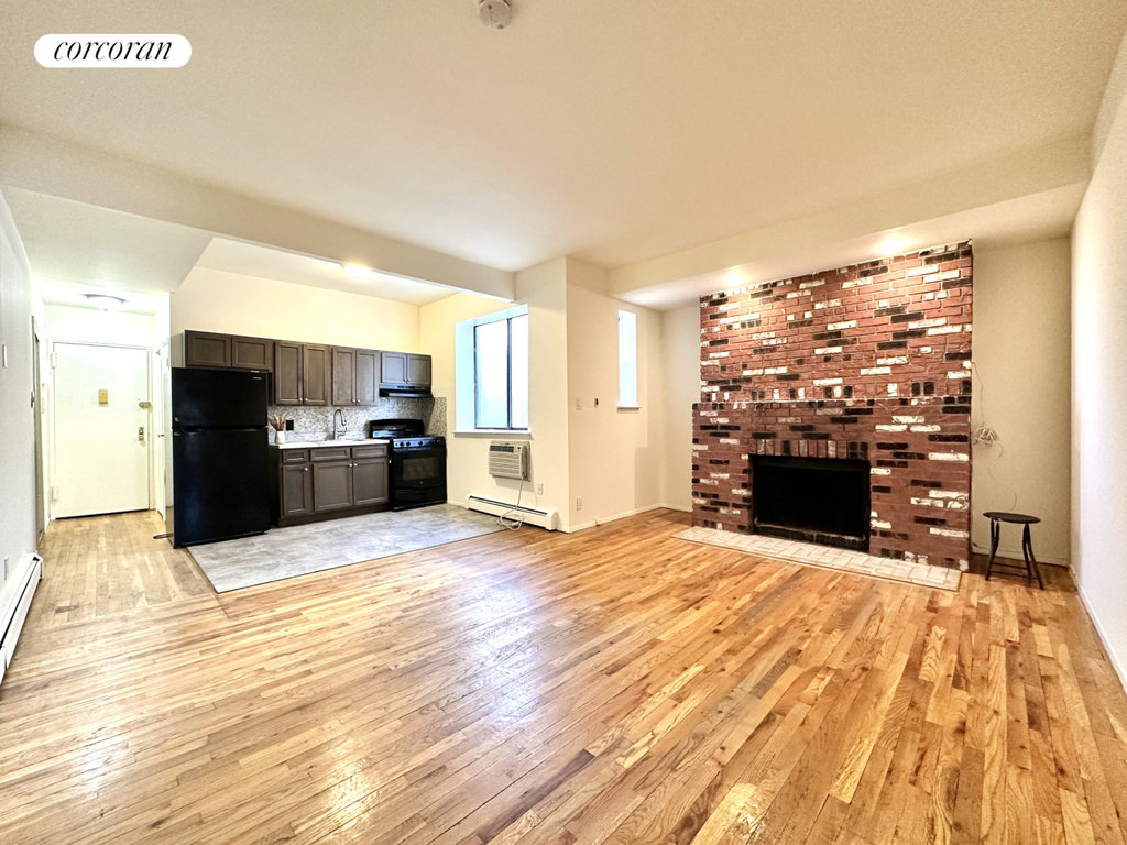 1620 E 12th St — Listing History and Nearby Rentals