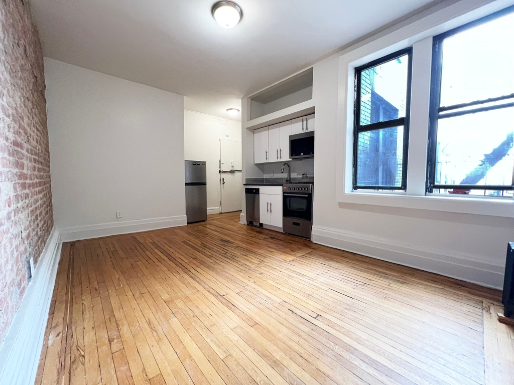 555 W 151st Street — Listing History and Nearby Rentals