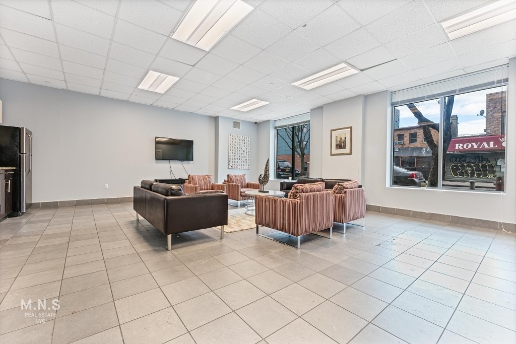 1560 Fulton Street — Listing History and Nearby Rentals