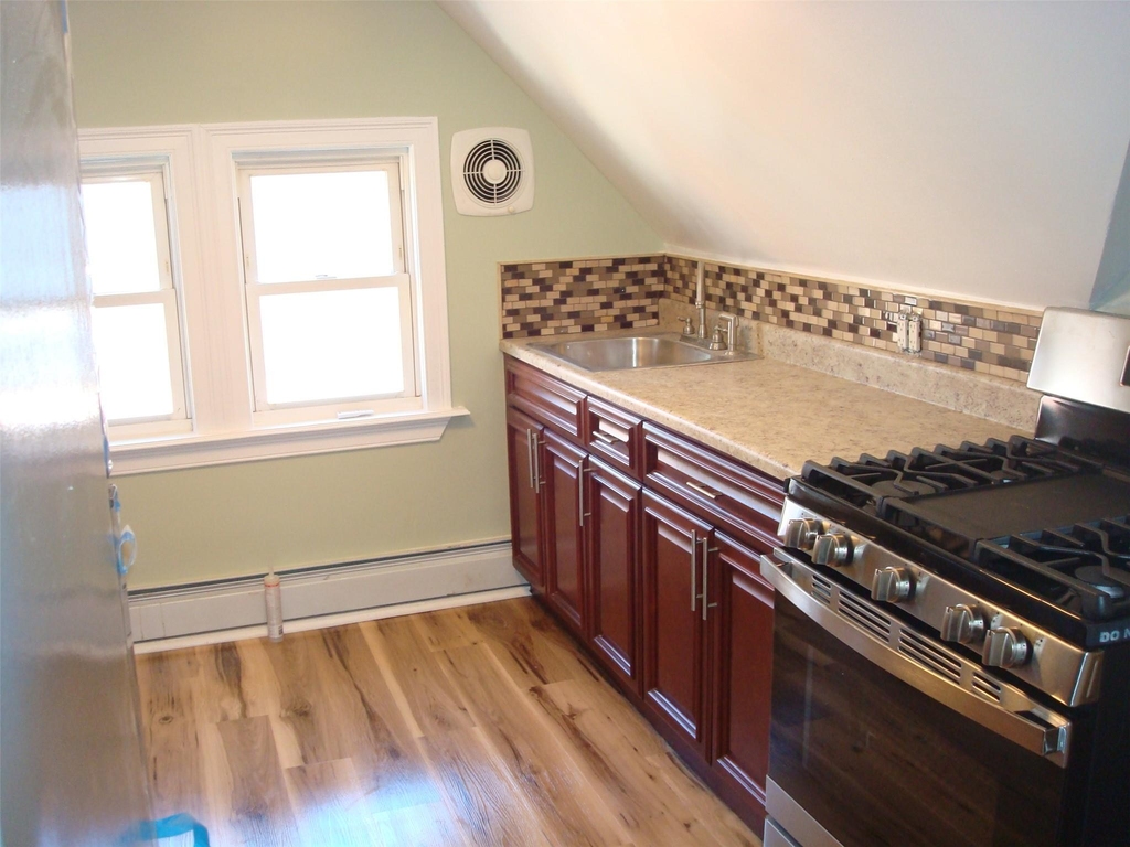 137-15 241st Street — Listing History and Nearby Rentals