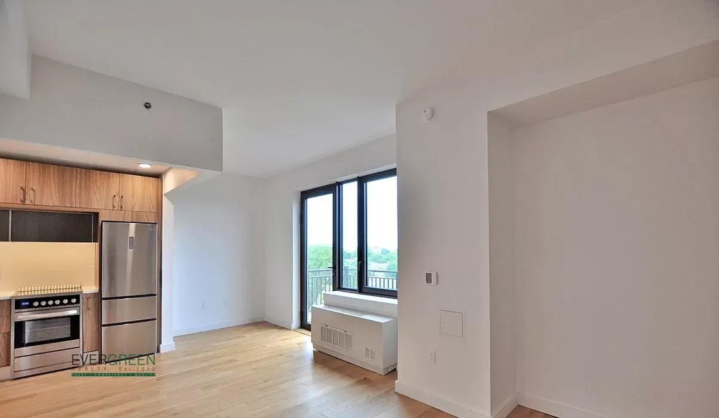 1825 Ocean Avenue — Listing History and Nearby Rentals