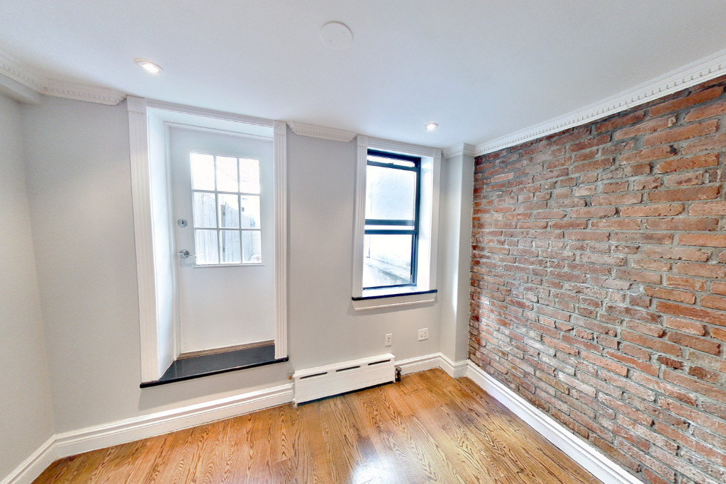 East 14th St — Listing History and Nearby Rentals