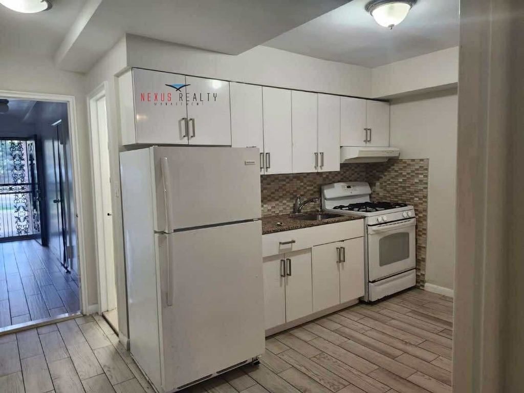 Borden Avenue & 63rd Street, Maspeth NY 11378 — Listing History and ...