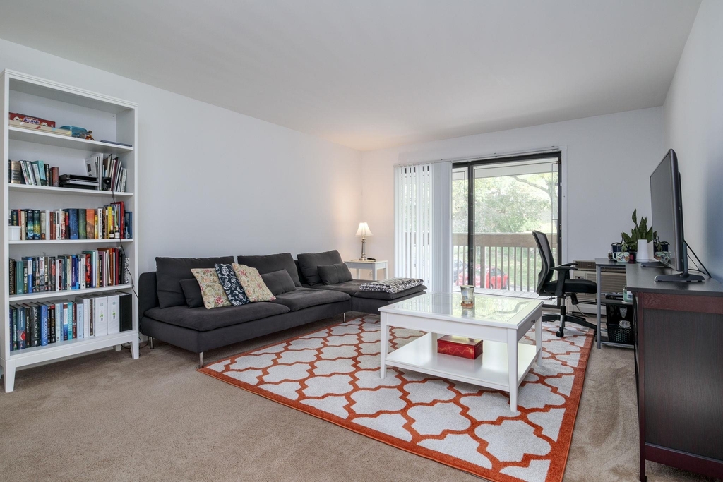 28 Hillside Terrace — Listing History and Nearby Rentals