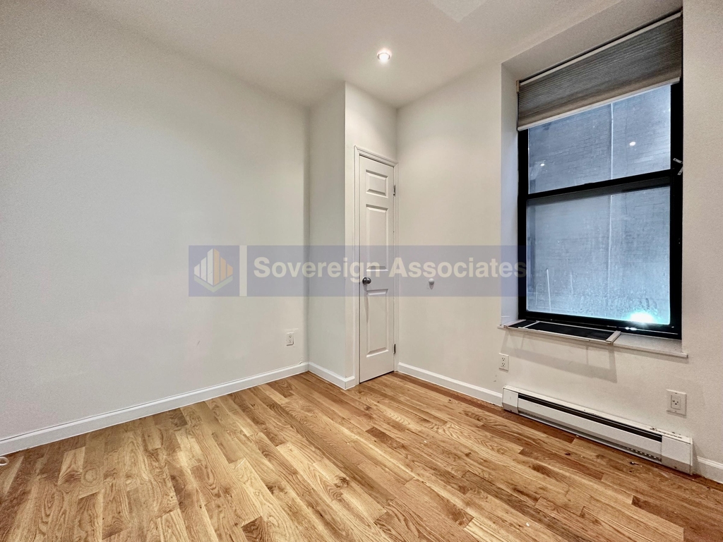 320 Manhattan Avenue — Listing History and Nearby Rentals