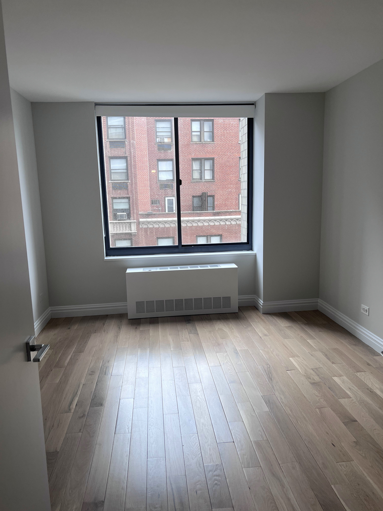 West 48th Street — Listing History and Nearby Rentals